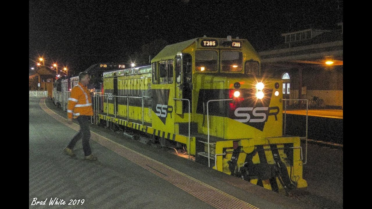 QUBE's 9071 ballast to Rochester & SSR P Classes arrive in Bendigo on ...