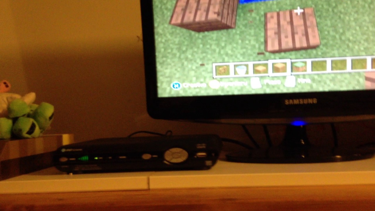 Minecraft Tutorial: how to build a waterwell - YouTube