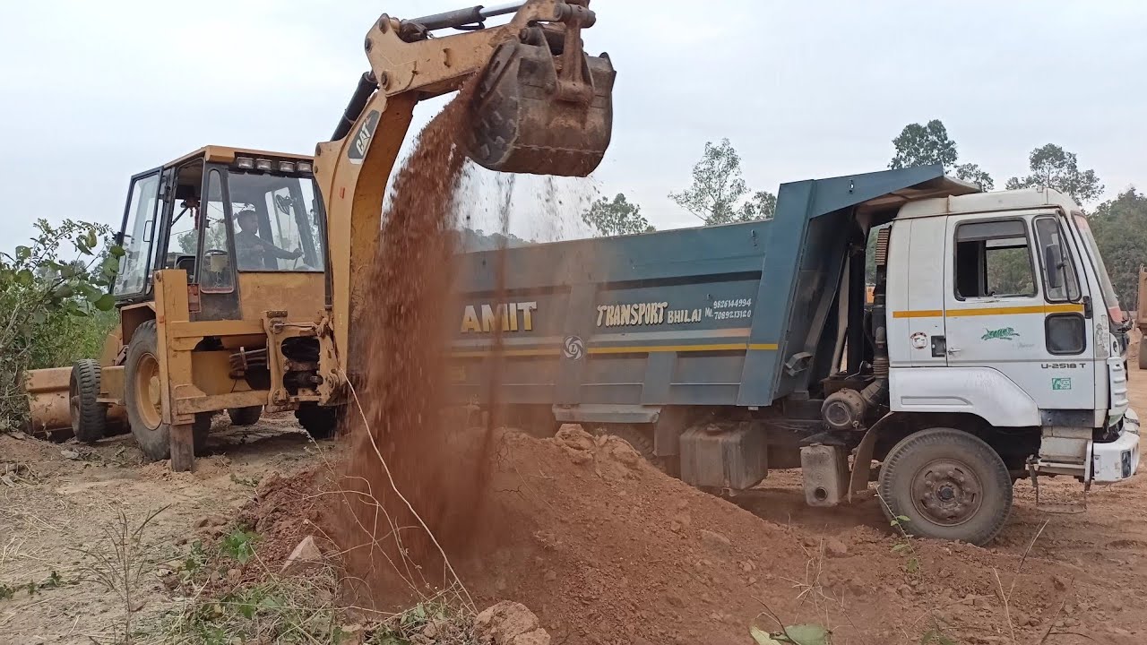 Tata Truck Fully Loading Jcb excavator Mud In A Super Pulling Fully ...