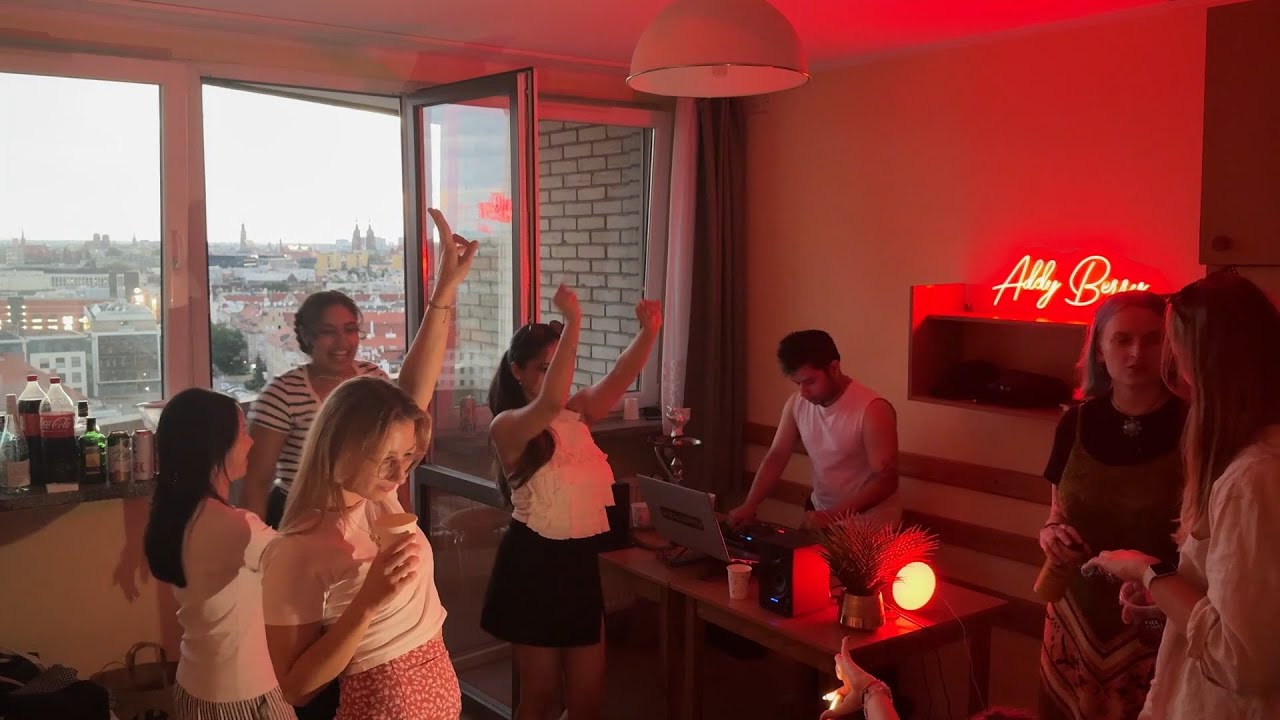 girls party ft. addy berry - YouTube