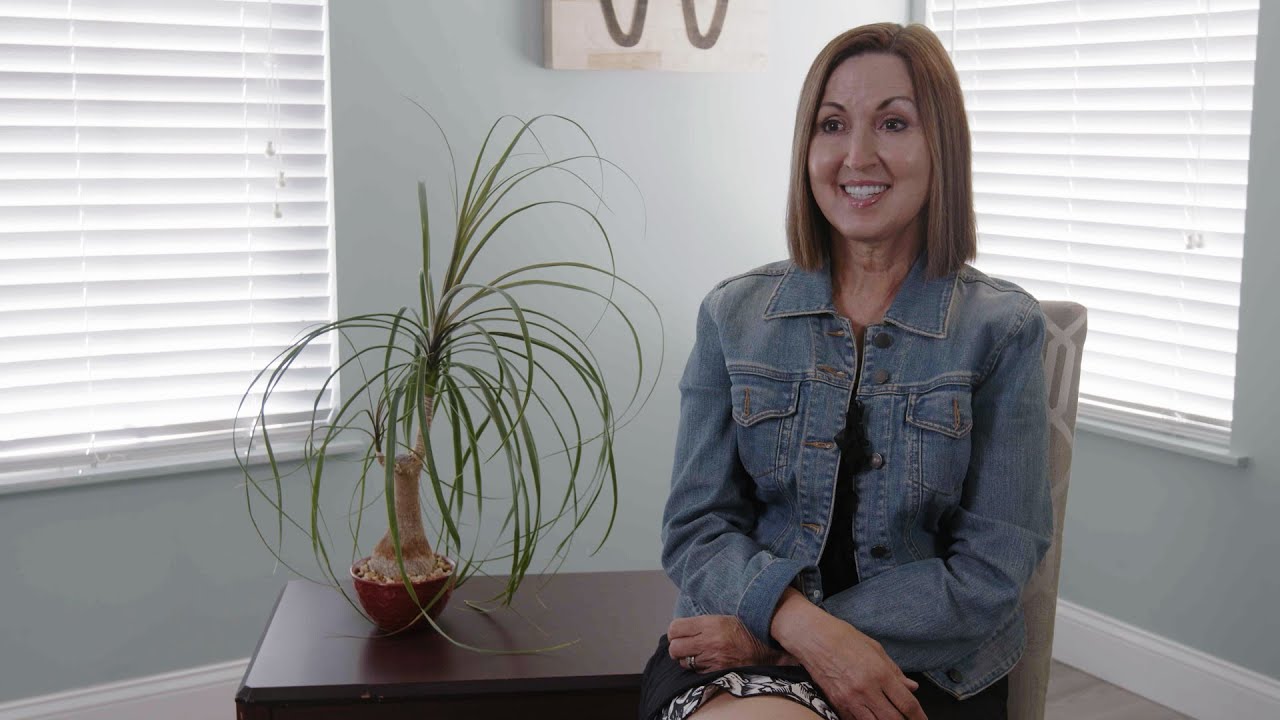 Kelly S. Talks about her Implant and Crown experience - YouTube