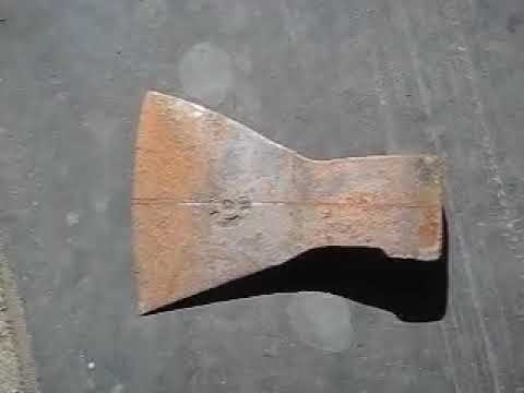 Делаем томагавк из старого, лопнувшего топора. Making a tomahawk from ...