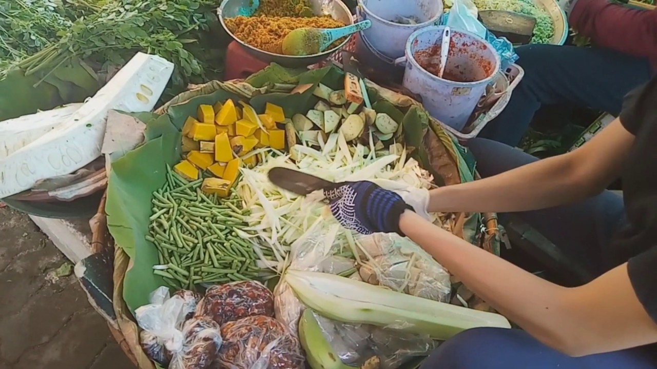 Cambodian Street Food - Street Food Compilation In Phnom Penh Market ...