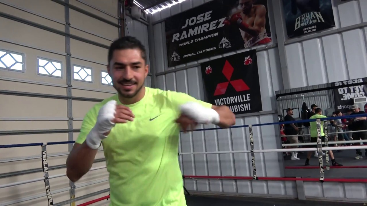 When Josesito Lopez Turned Pro BFLY Was 2 years old EsNews Boxing - YouTube