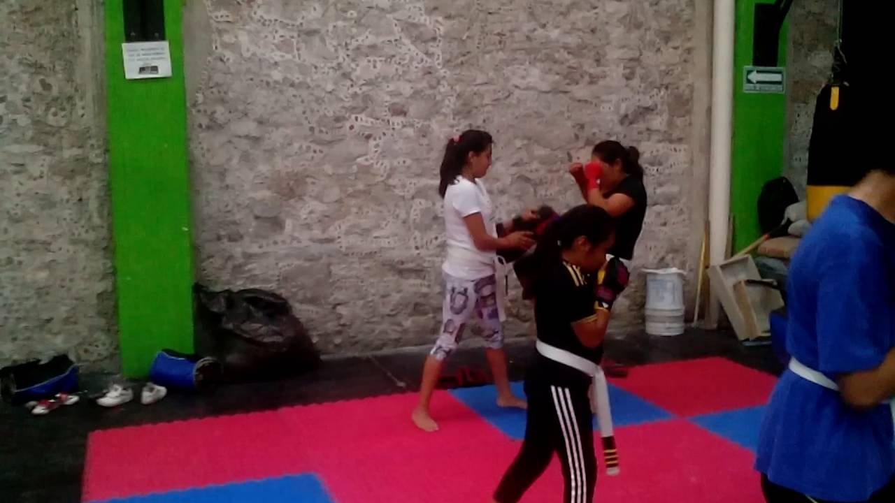 Muay thai puebla - YouTube