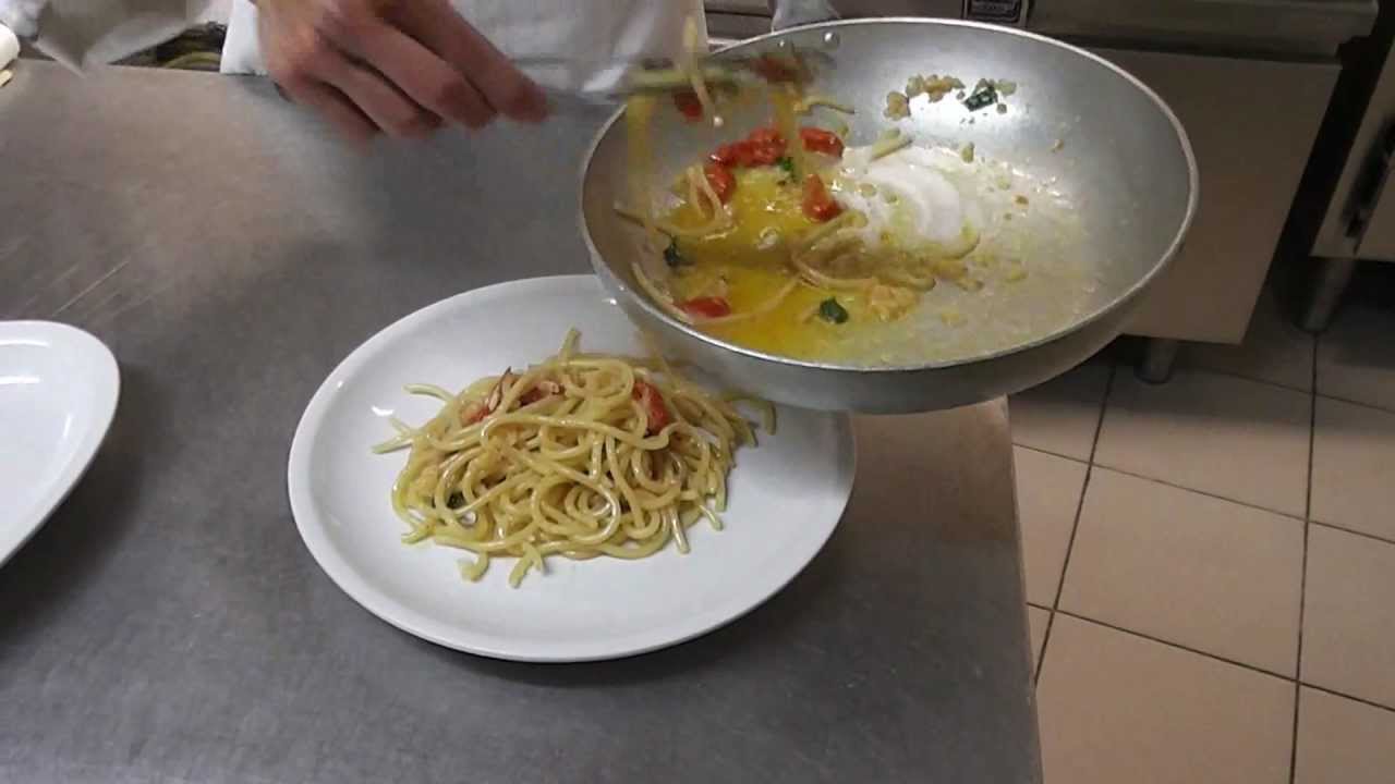 Dado Mister chef (Pici lardo e pomodorini) - YouTube
