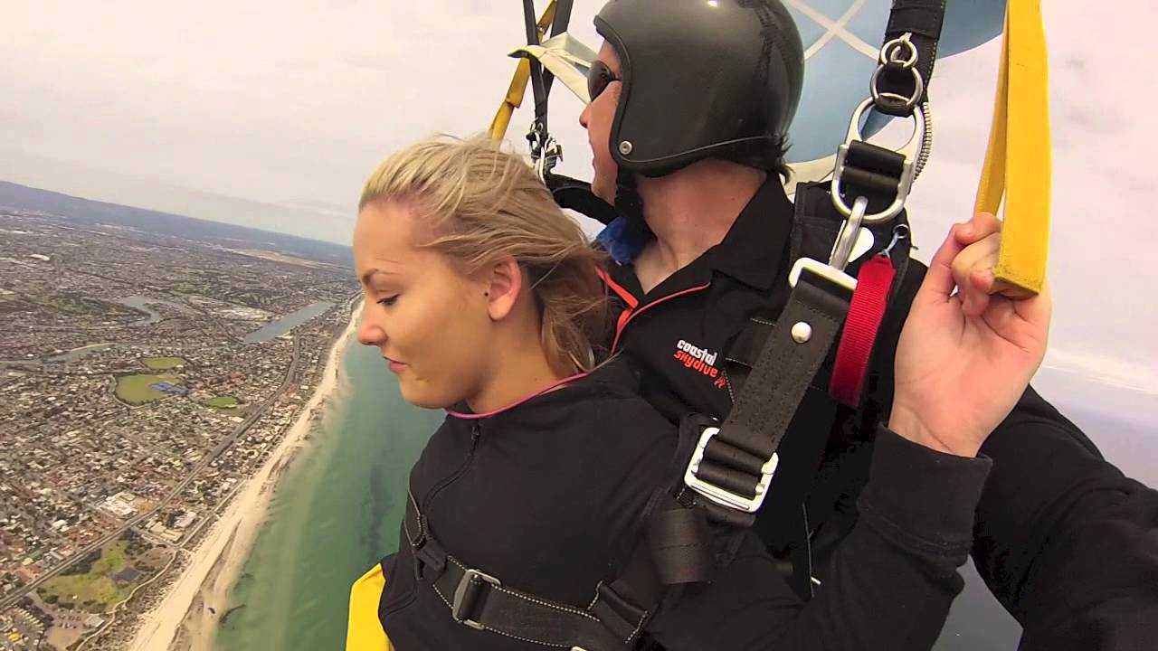 Lily Crowder Mahlo at Coastal Skydive - YouTube