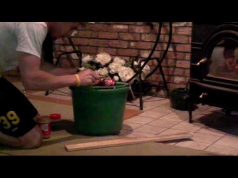 Gotta catch 'em all! (Bucket mouse trap how-to) - YouTube