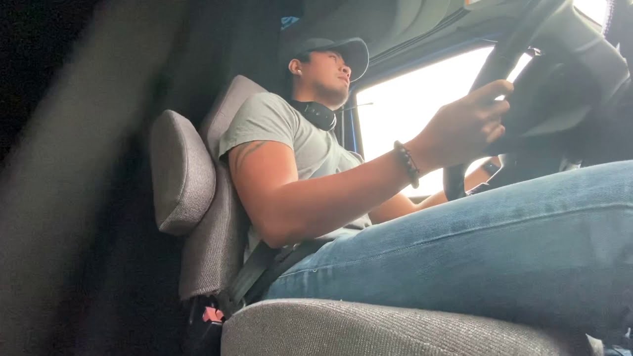 Pinoy Truck Driver| Driving in Dense Fog and Icy Road - YouTube