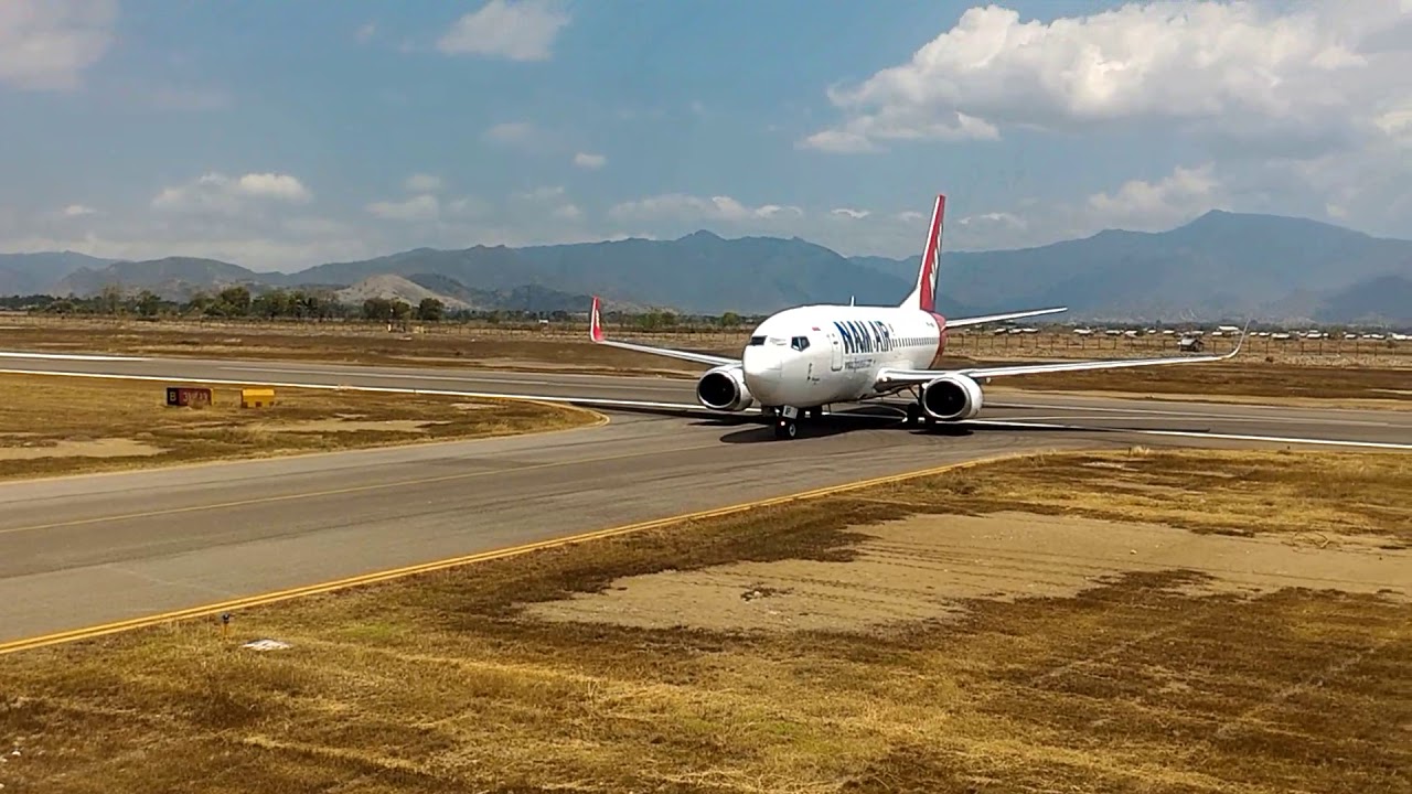 Landing Perdana Pesawat Nam Air di Bandara Sultan M.Salahuddin Bima ...