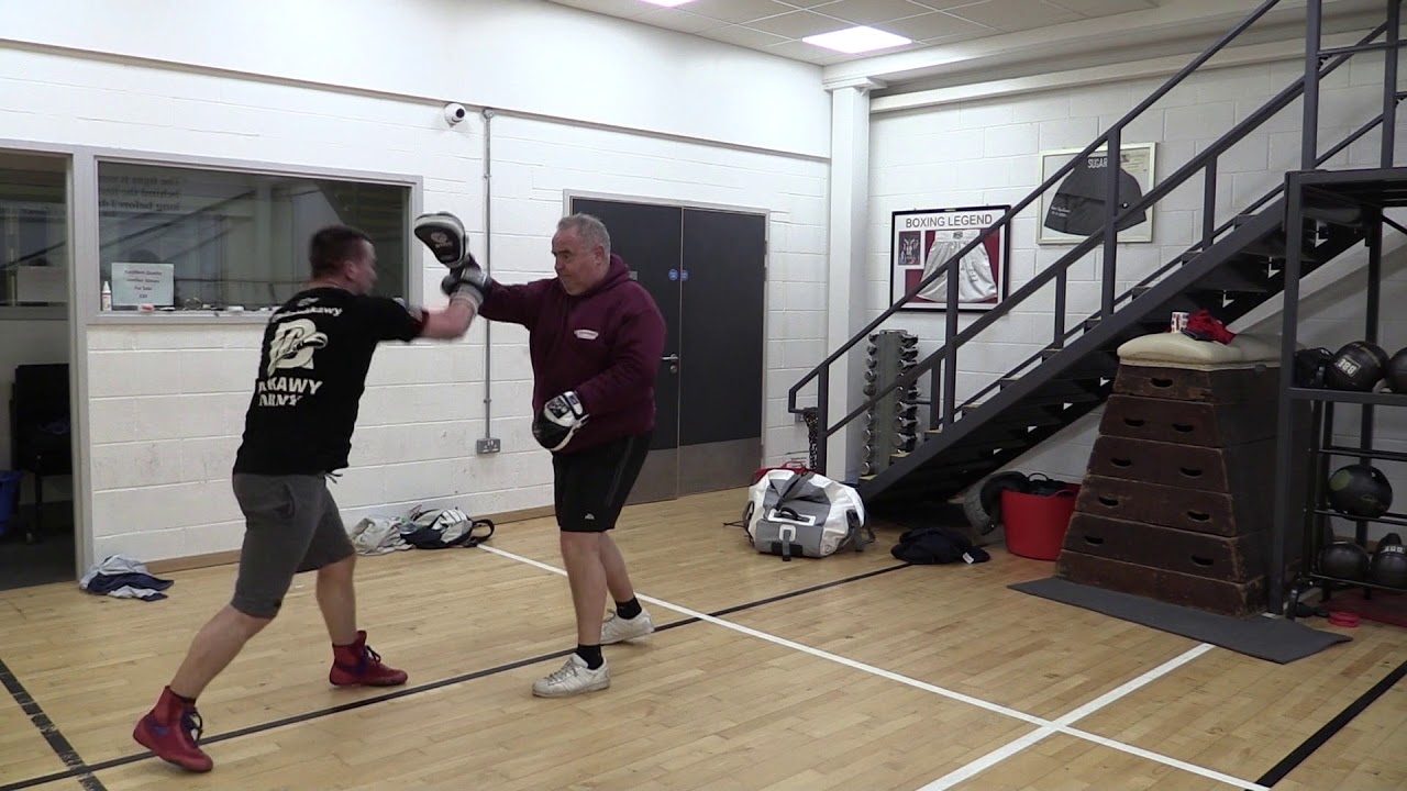 Pads at Woking Boxing club 04/03/2019 - YouTube
