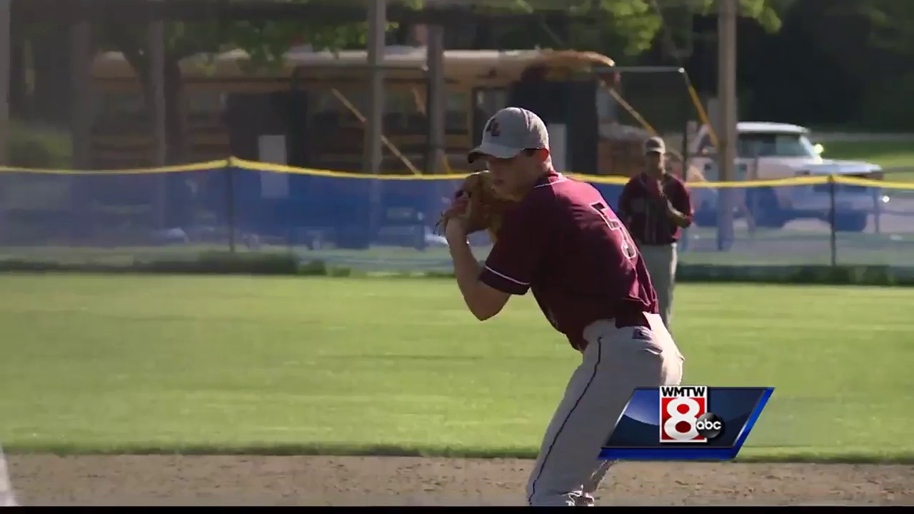 Edward Little baseball and softball teams win - YouTube