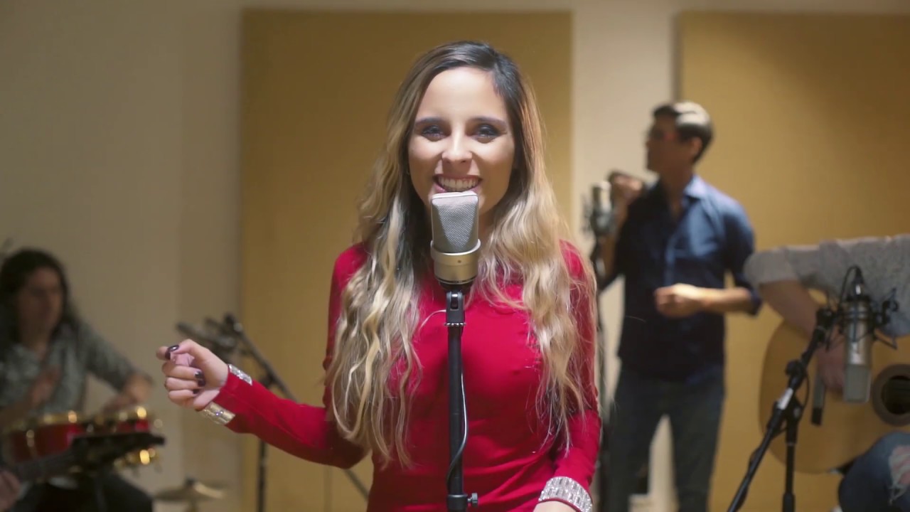 Algo Contigo by Rumbeando & Paula Negri | Chico Novarro - YouTube