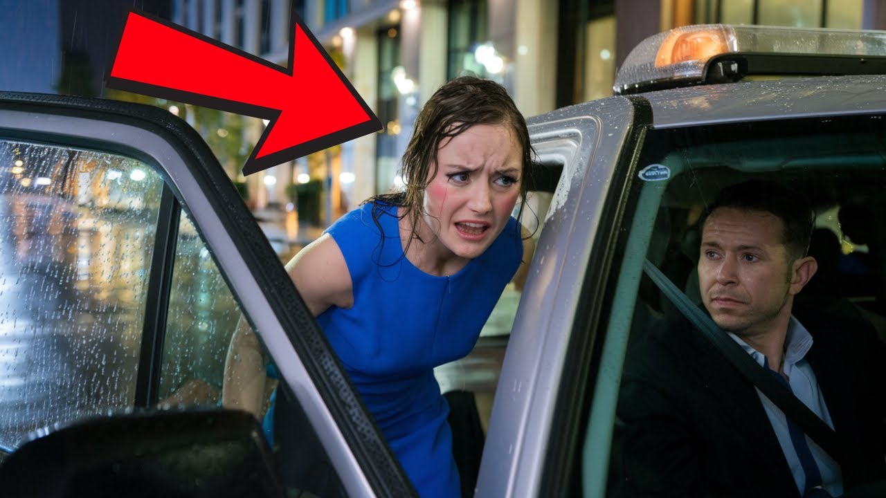 Uber Driver Notices a Crying Woman in His Car—Minutes Later, He ...