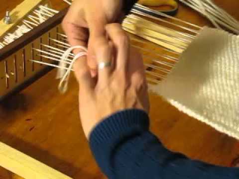 Heddle Loom 8 - Binding off step 1 - YouTube