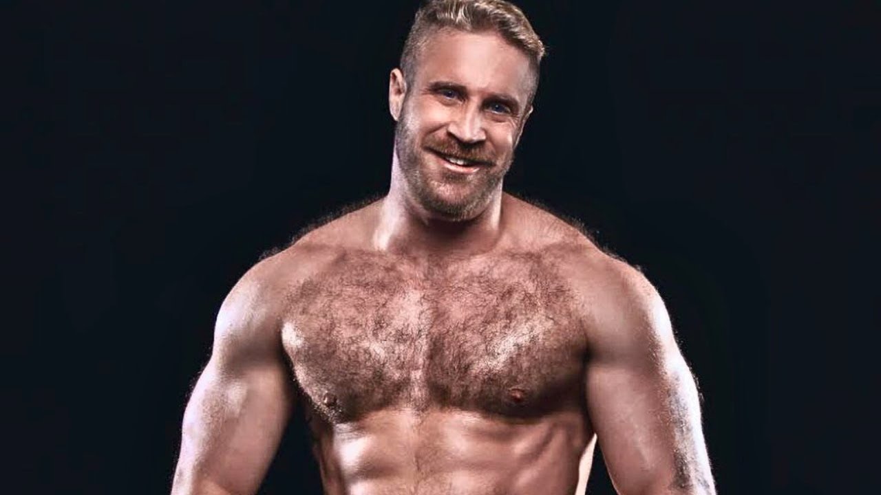 Mateo Tomas: Redefining Art and Fitness with His Massive, Hairy ...