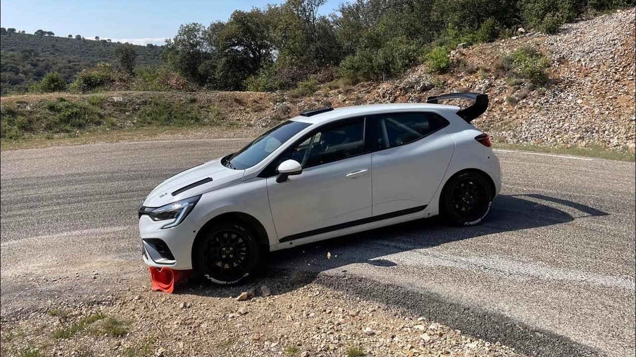 Rallye Antibes 2023 Test Tom Pieri Clio Rally 3 4 roues motrices - YouTube