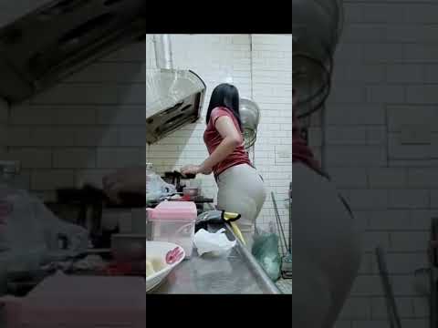 Temenin Tante cacaa masak yukk🍑🍑 live tiktok 