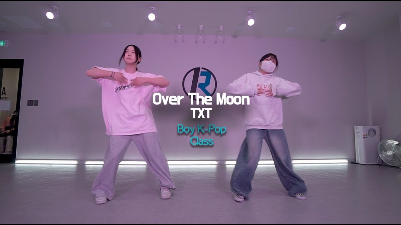 TXT (투모로우바이투게더) - Over The Moon - YouTube
