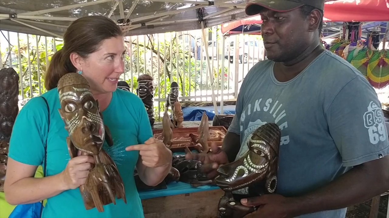 22 Ken the Carver and the Spirit of the Solomons Craft Market in ...