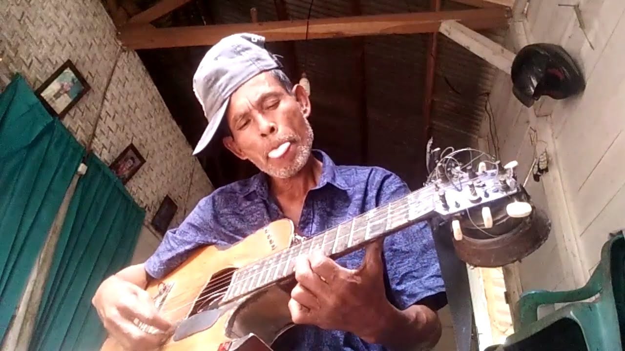 Instrumen Gitar Clasik Pengamen Tua - YouTube