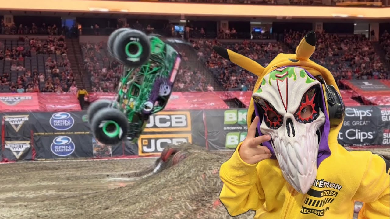 Monster Jam Monster Trucks freestyle & dirt throwing competition - YouTube
