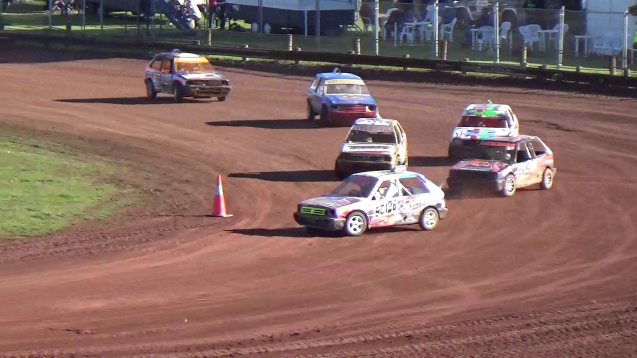 Autograss 2017 Mens Nationals Class 2 H2 R1 RR RF - YouTube