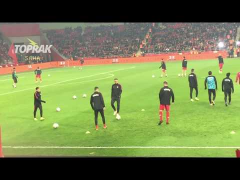 Kariyerini Göztepe'de sürdüren milli futbolcumuz Serdar GÜRLER'den kısa bir resital...