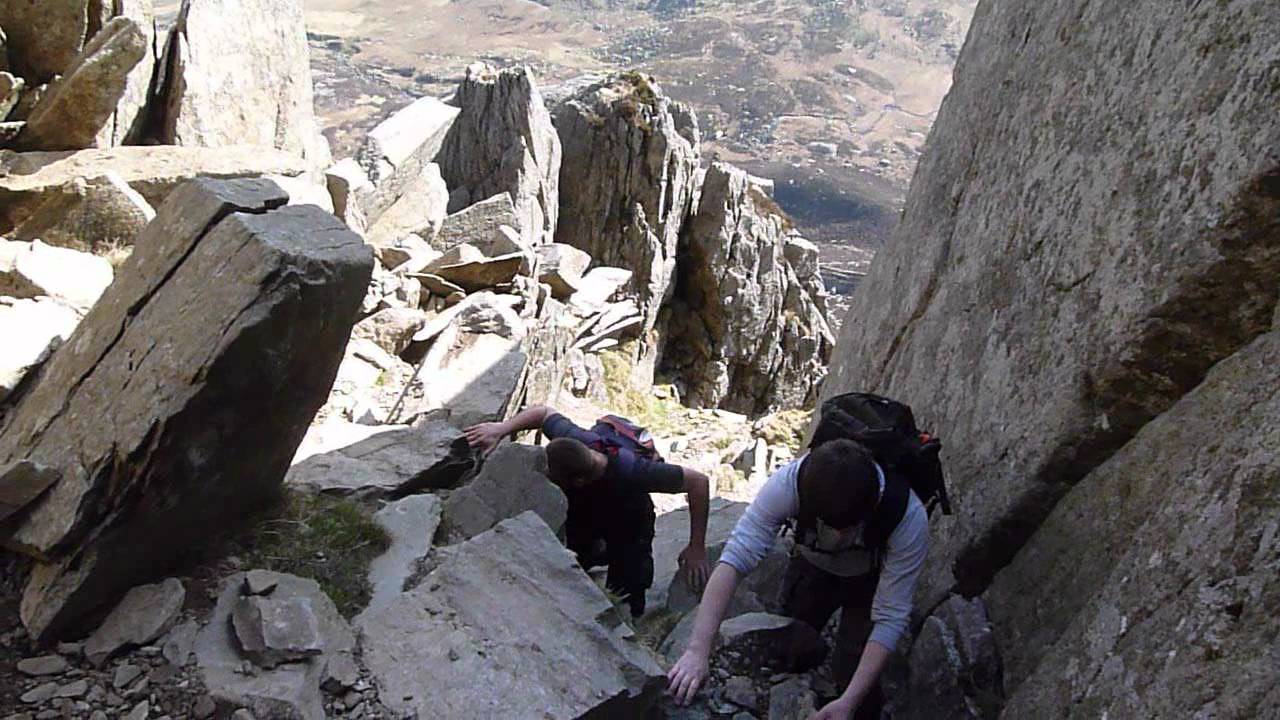 scrambling final gully on tryfan north ridge april 2012.MOV - YouTube