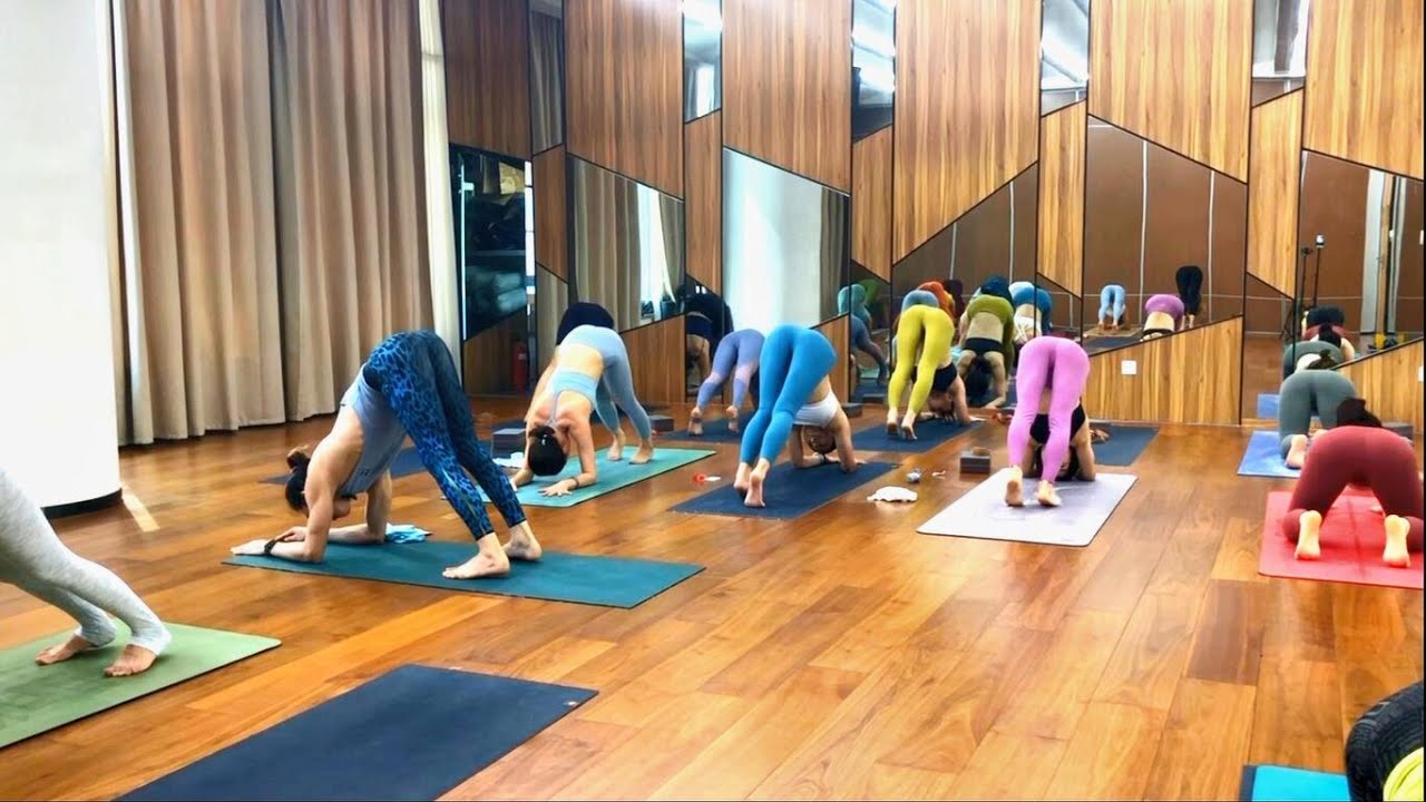 Mobility Warm Up for Athletes // Lower Body - YouTube