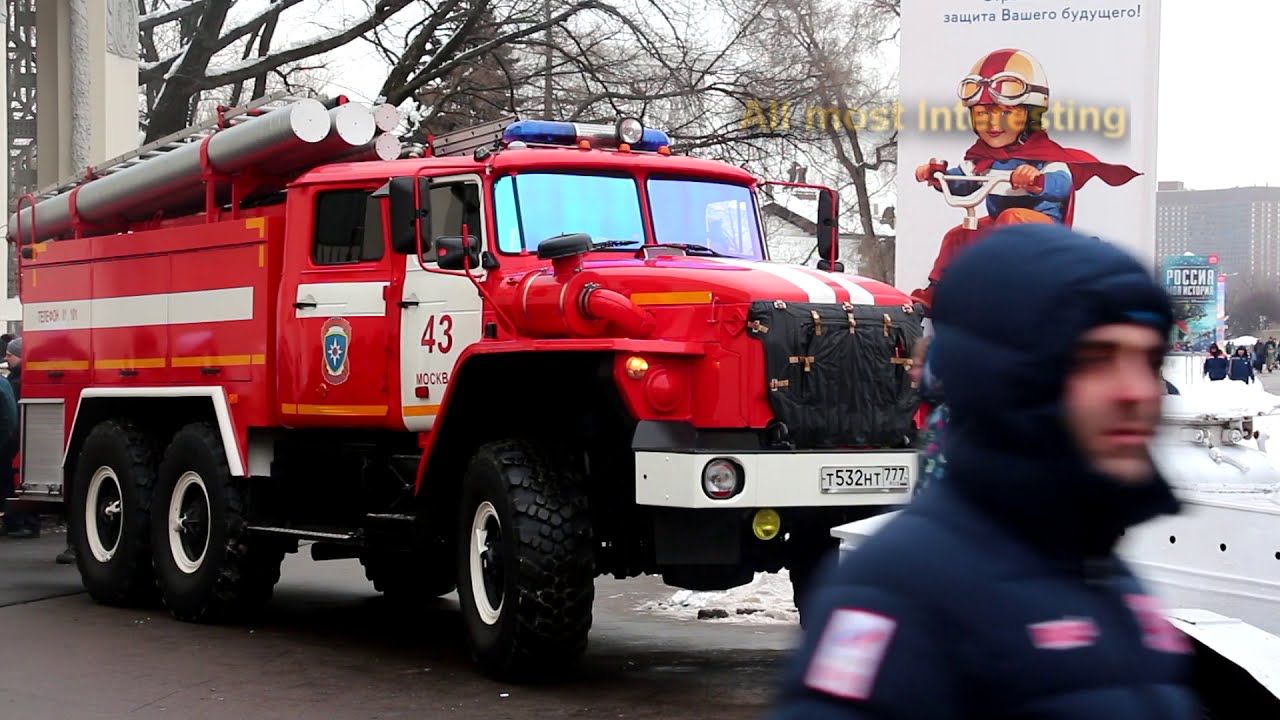 RUSSIAN FIRE TRUCK responding compilation - YouTube