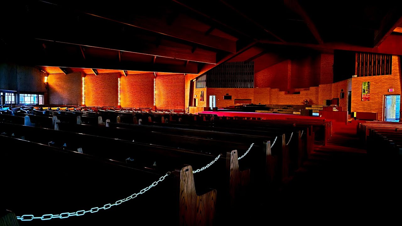 Exploring Massive Abandoned Mega Church With Power (SUPER CLEAN) - YouTube