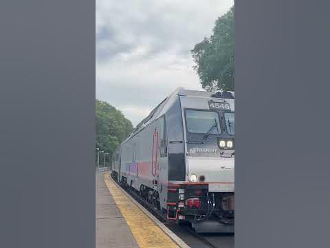 NJT train #1727 with NJT #4546 ALP45A gives a shave & a haircut hornshow! - YouTube