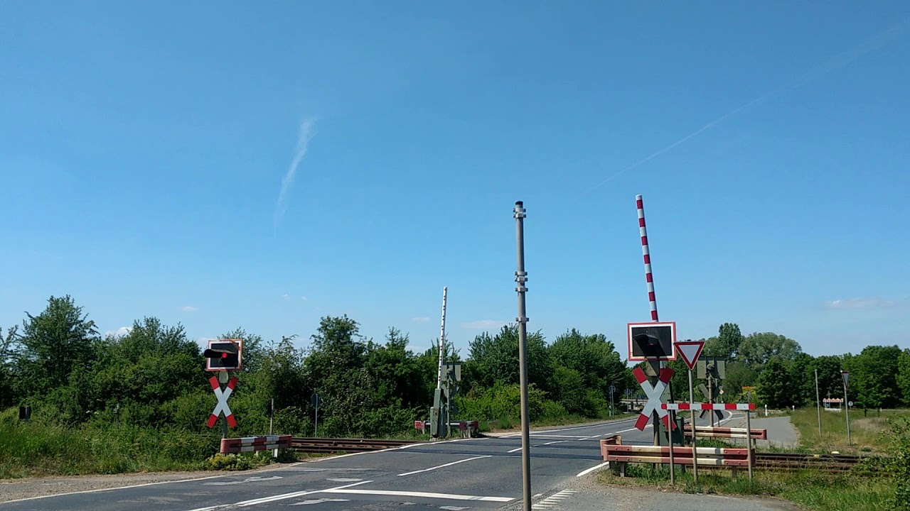 BÜ Bahnübergang Euenheimer Str. Euskirchen, Eifelstrecke Level Crossing ...