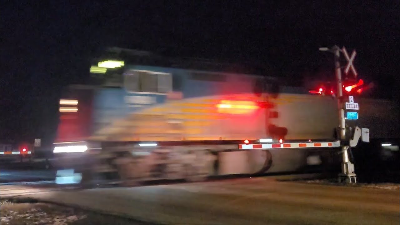 VIA 75 - 6424 In Lynden Ontario - YouTube