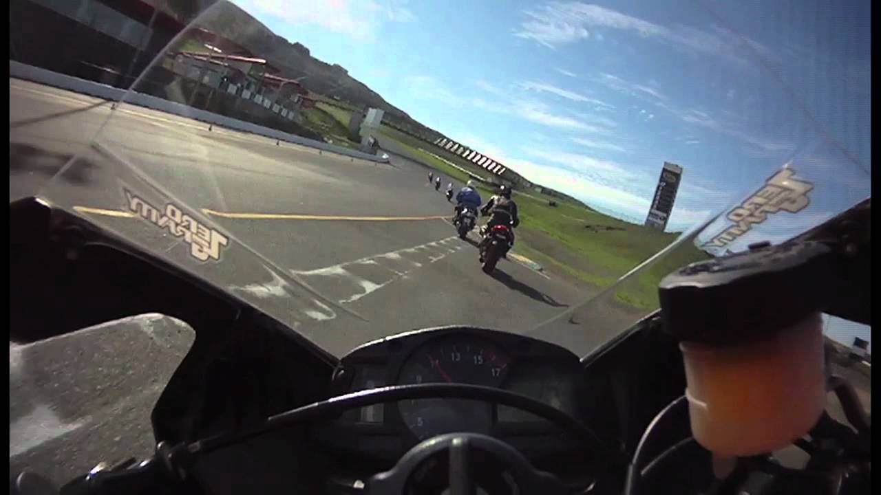 Reg Pridmore's kickin' it on his CBR600RR at Infineon Raceway - YouTube