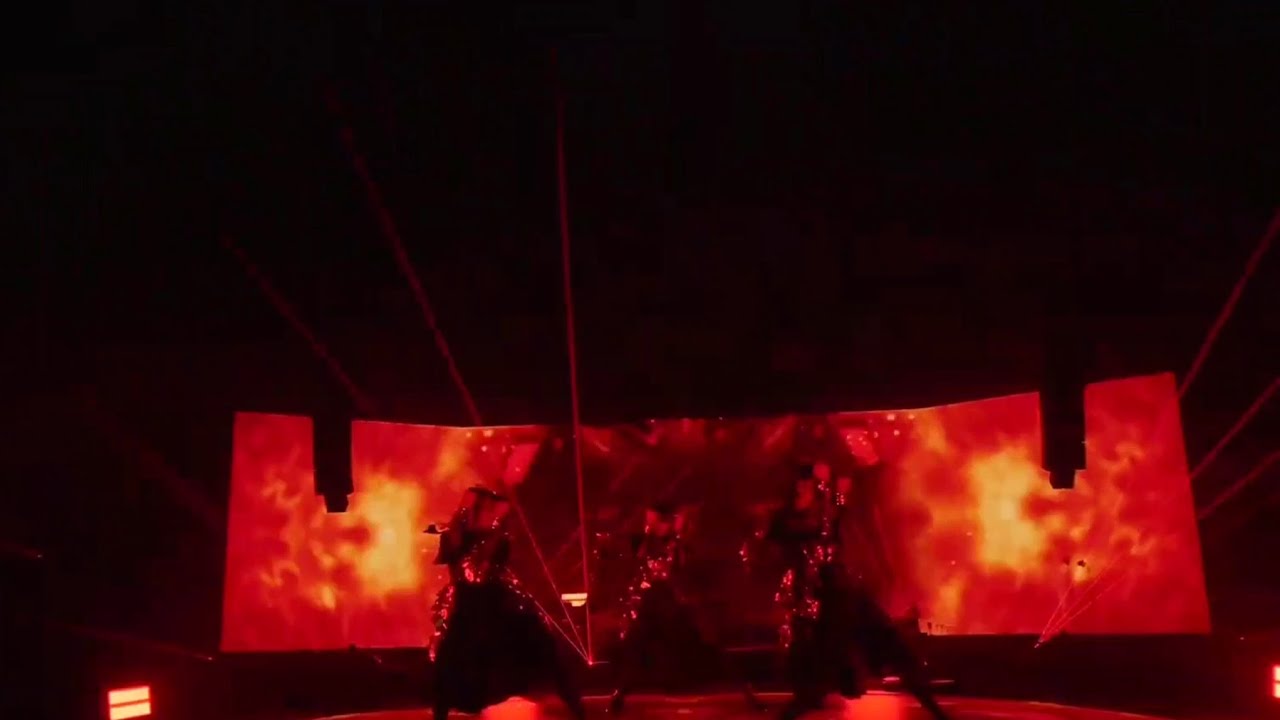 BABYMETAL - 'DA DA DANCE' [LIVE PROSHOT] [SUBTITLED] [4K HQ] - YouTube