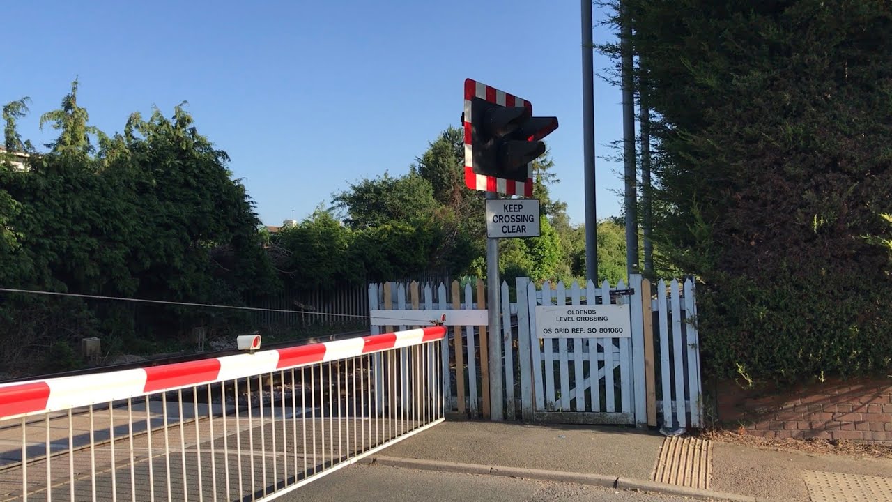 Oldends Level Crossing (Gloucestershire) 07/07/2023 - YouTube