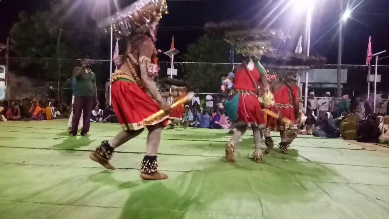 jatharla dandari progrm (adivasi youth c.h gusadi dance - YouTube