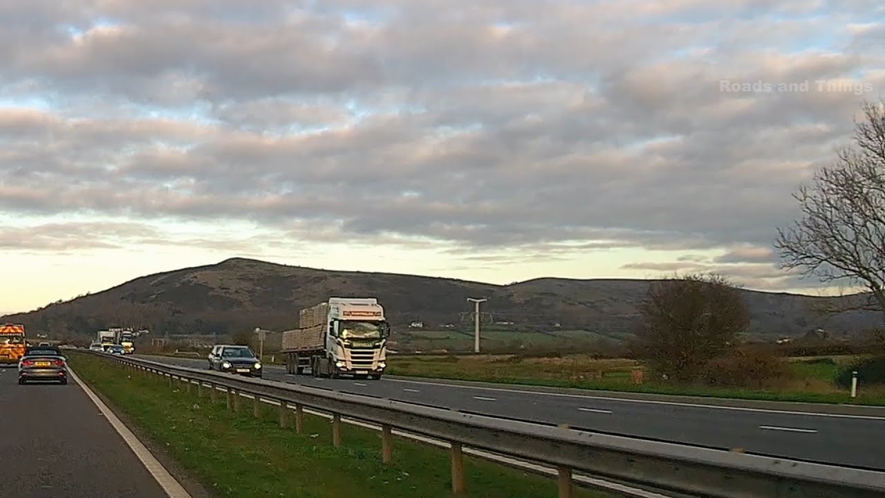 M5 Somerset. New shape pylons. - YouTube