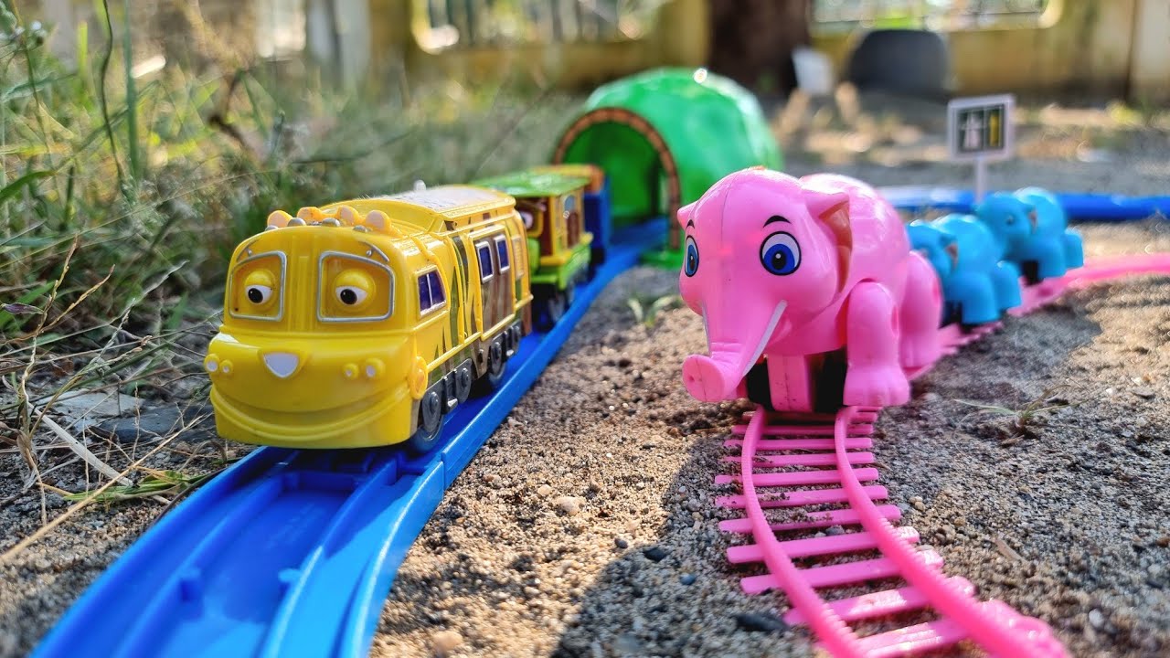 Merakit Mainan Kereta Api Dunbar Chuggington Series, Kereta Api Gajah ...