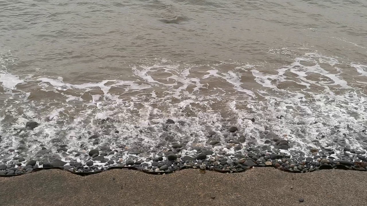 Relaxing waves rolling down rocks - YouTube