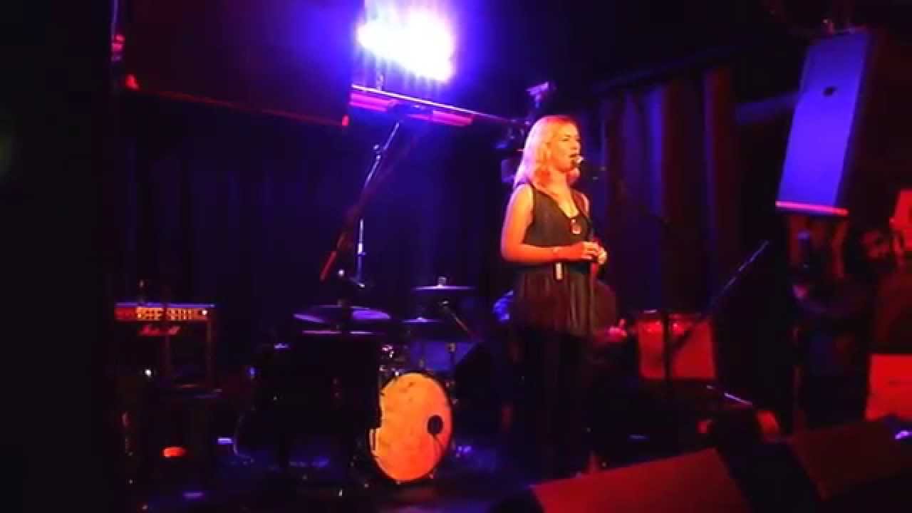 "Distractor"- Beth Rowley, Upstairs @ The Garage Islington 18 Sep 2014 ...