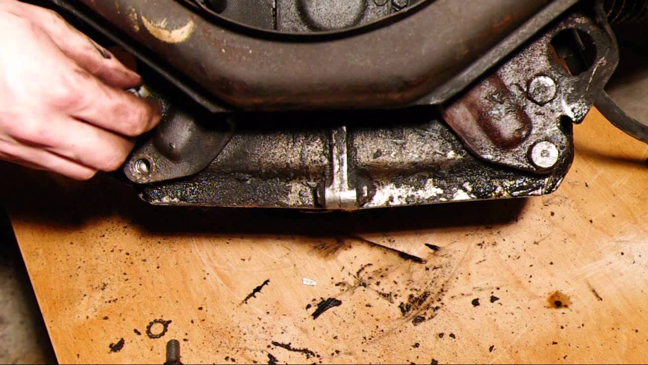 2CV engine revision #4 - Removing the fan housing - YouTube