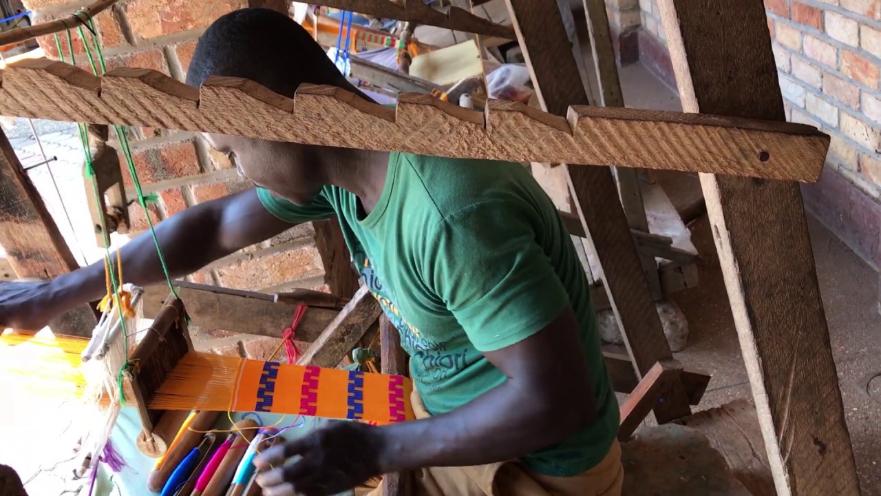 Ghana Making Kente Cloth by Hand - YouTube