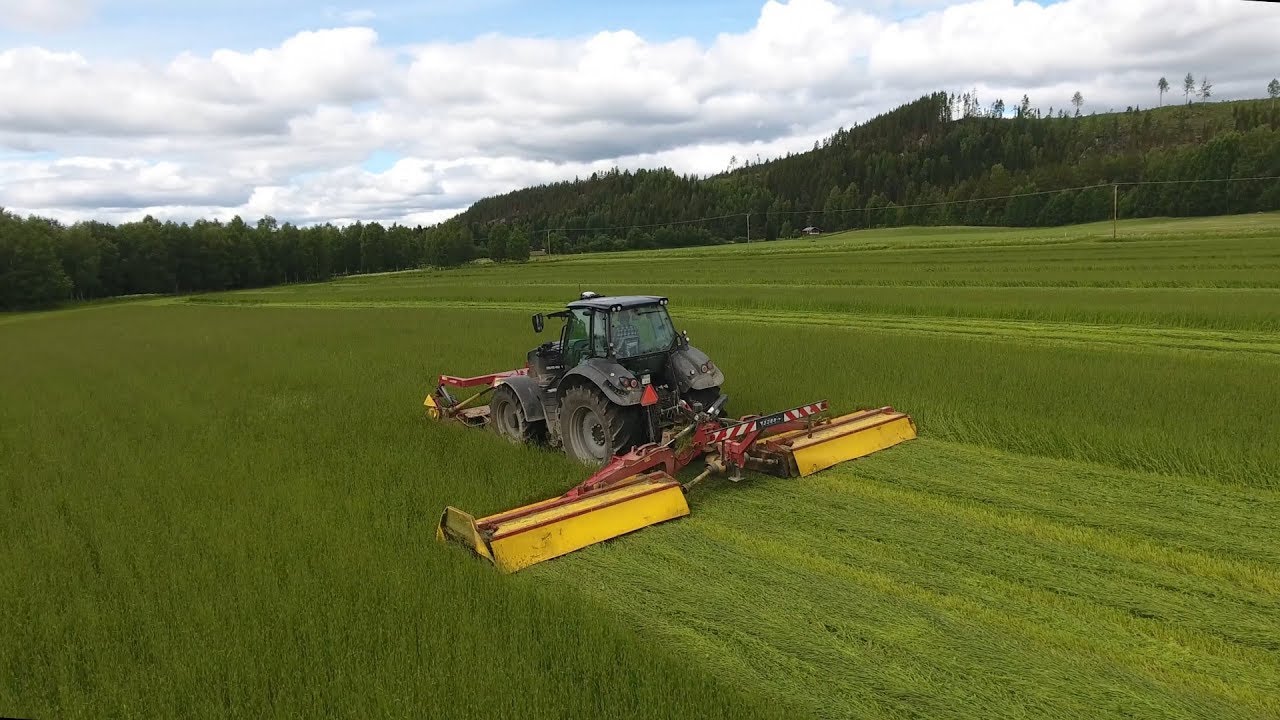 4K | Deutz-Fahr 7250 TTV Warrior | Fella Disc Mowers - YouTube