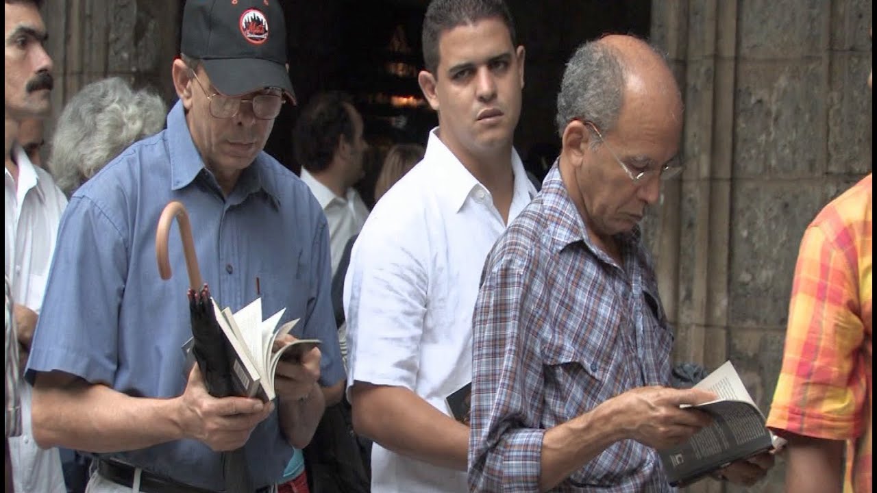 The Pain and Pleasure of Reading in Cuba - YouTube