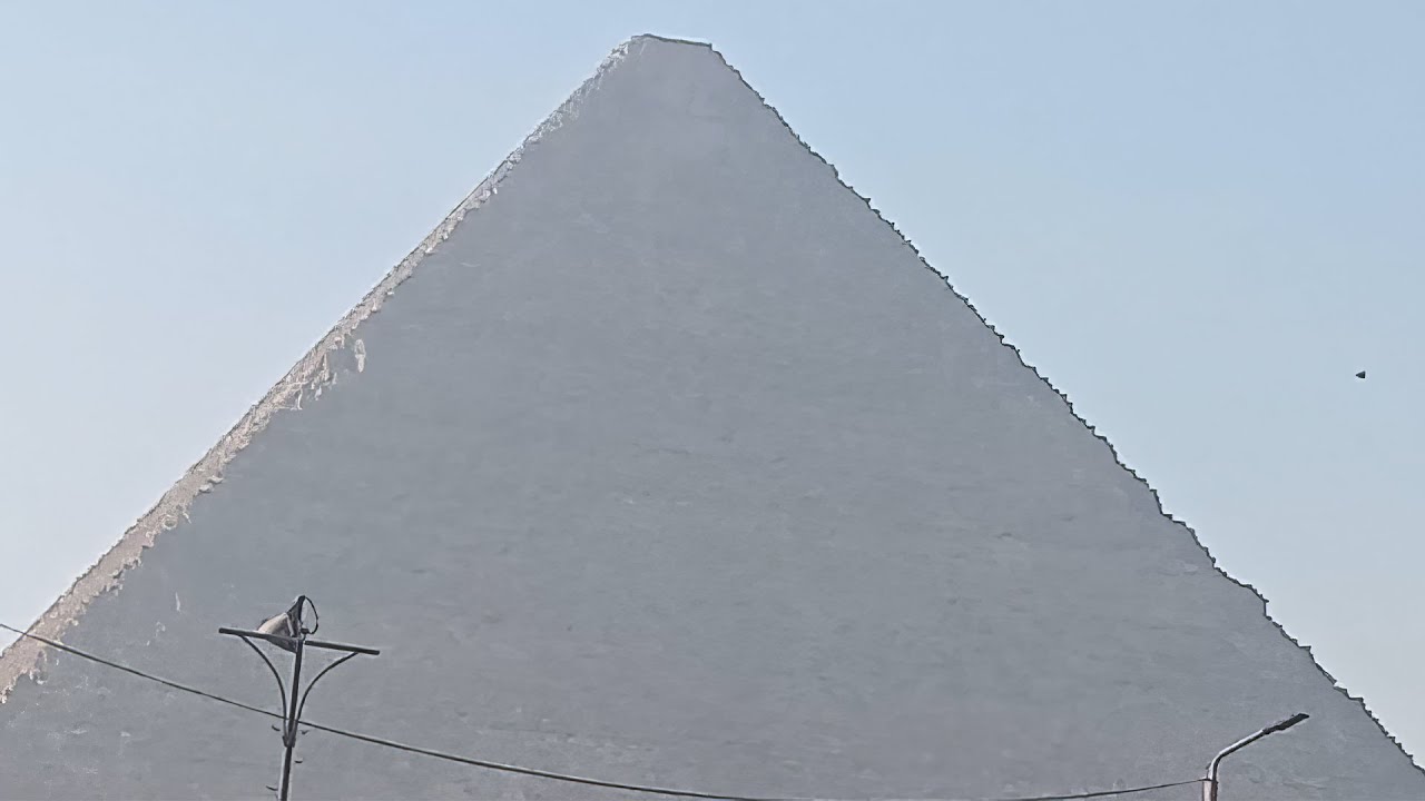 A magical scene.. Birds flying over the Pyramids of Giza! 🏺🦅 - YouTube