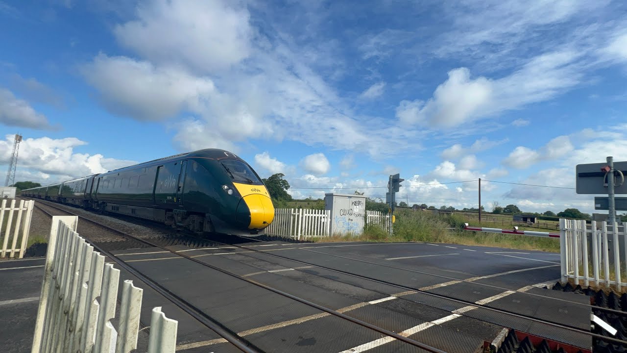 800305 passing Purton Collins lane level crossing on Saturday 22nd June ...