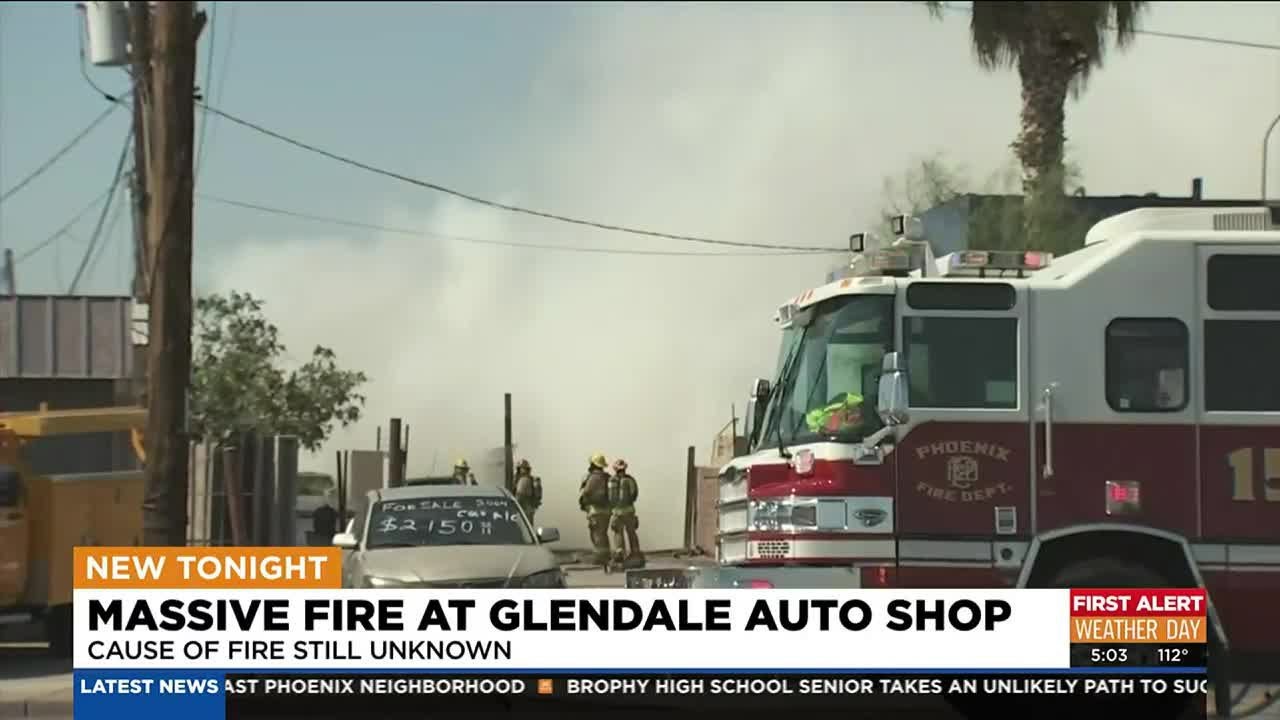 Massive fire at Glendale auto repair shop - YouTube